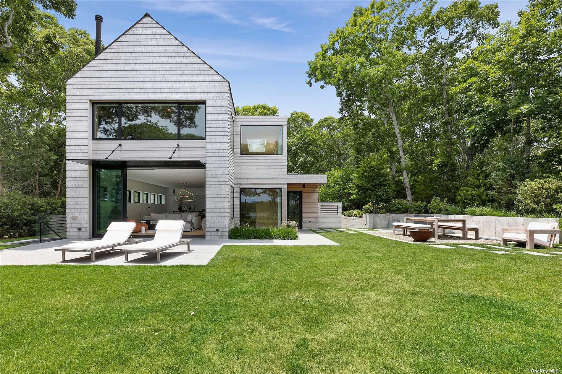 North Fork Dream Home: Swanky modern living in Cutchogue